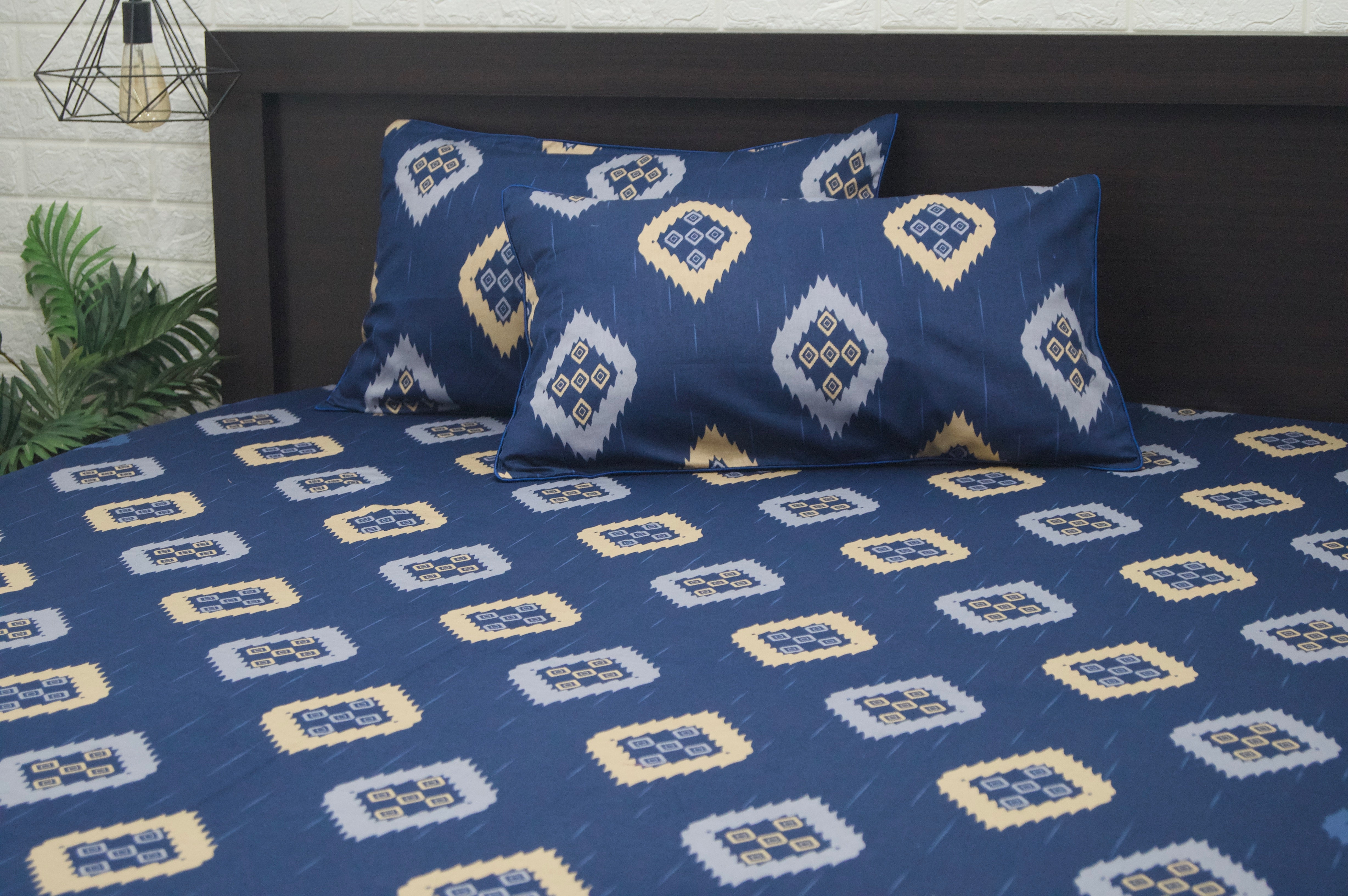 Abstract Motifs Print Custom Bed Sheet Set in Blue